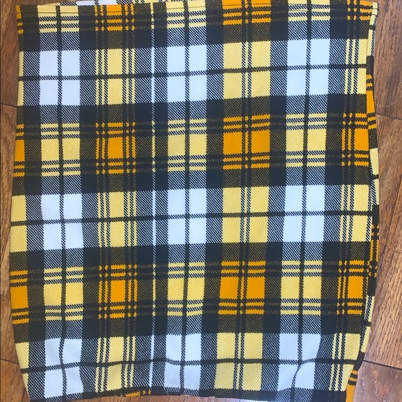 PrettyLittleThing | Skirts | Clueless Yellow Check Mini Skirt | Poshmark